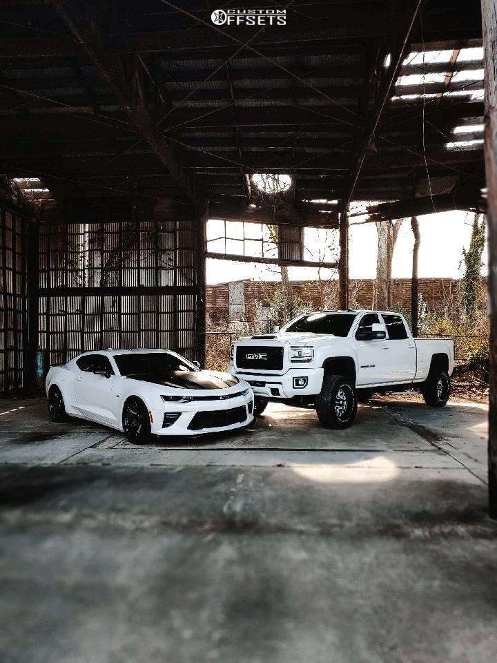 2015 GMC Sierra 2500 HD with 22x10 -25 Fuel Forged Ff45 and 35/12.5R22 ...