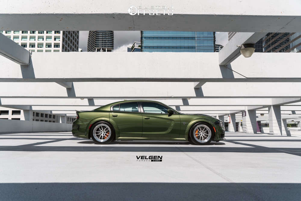 2020 Dodge Charger with 20x11 -5 Velgen Sl-10 and 315/35R20 Continental ...
