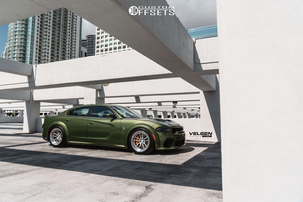 2020 Dodge Charger with 20x11 -5 Velgen Sl-10 and 315/35R20 Continental ...