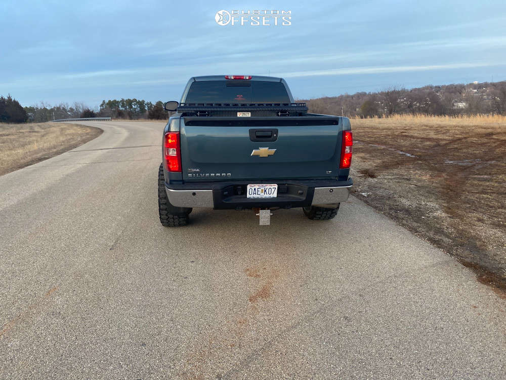 2007 Chevrolet Silverado 1500 with 22x12 -44 Hostile Fury and 33/12 ...