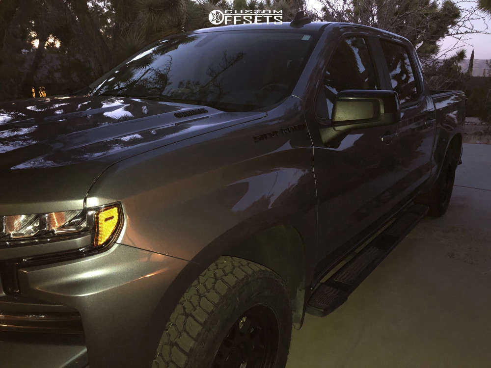 2020 Chevrolet Silverado 1500 with 18x9 18 Method MR316 and 265/65R18 ...