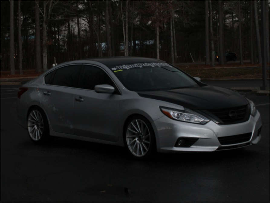 2017 Nissan Altima with 19x9 30 JNC Jnc051 and 225/40R19 Goodyear All ...