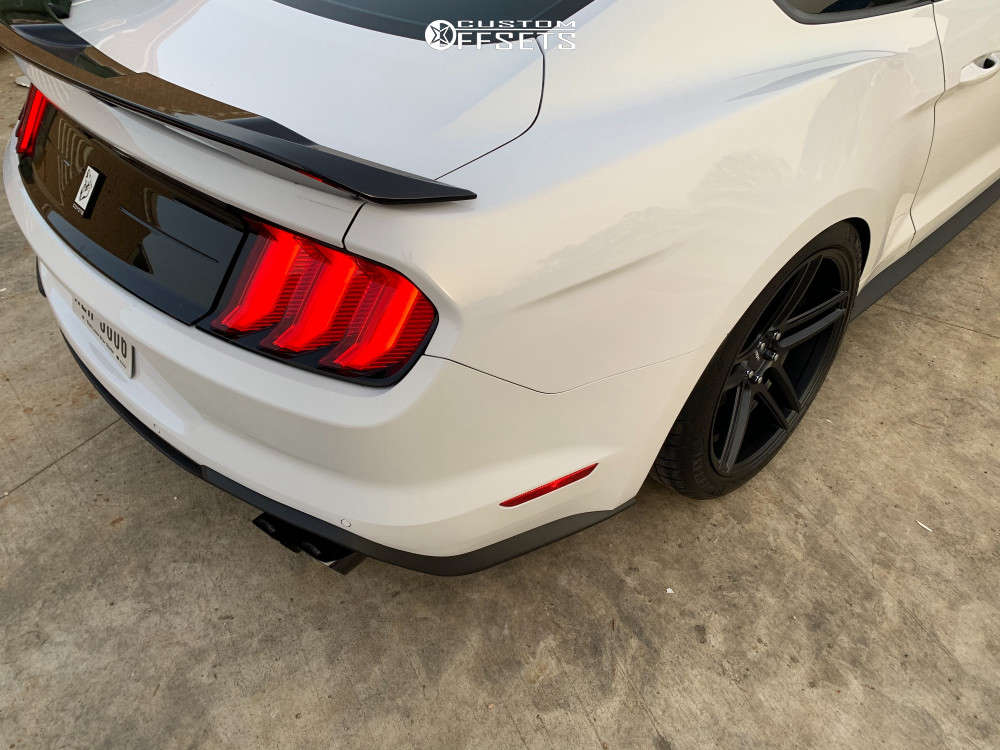 2019 Ford Mustang with 20x9 35 Velgen Split5 and 265/35R20 Pirelli P ...