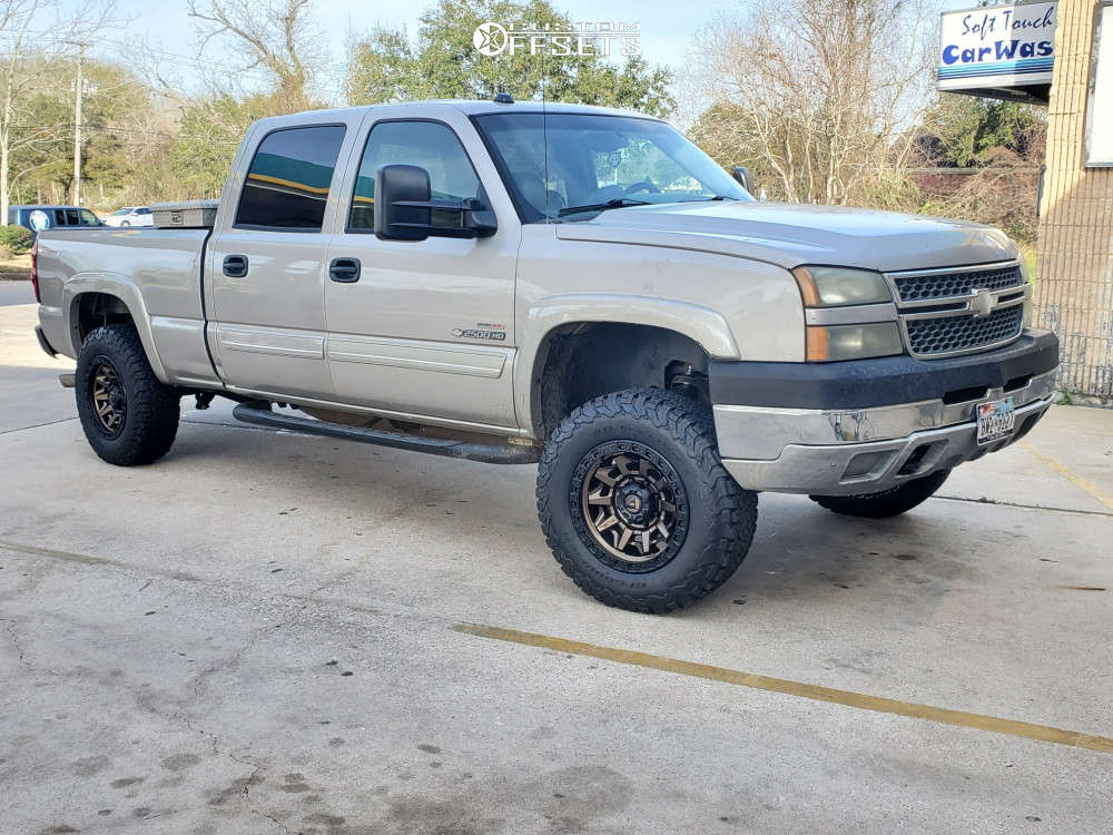 2005 Chevrolet Silverado 2500 HD with 18x9 -12 Fuel Covert and 33/12 ...