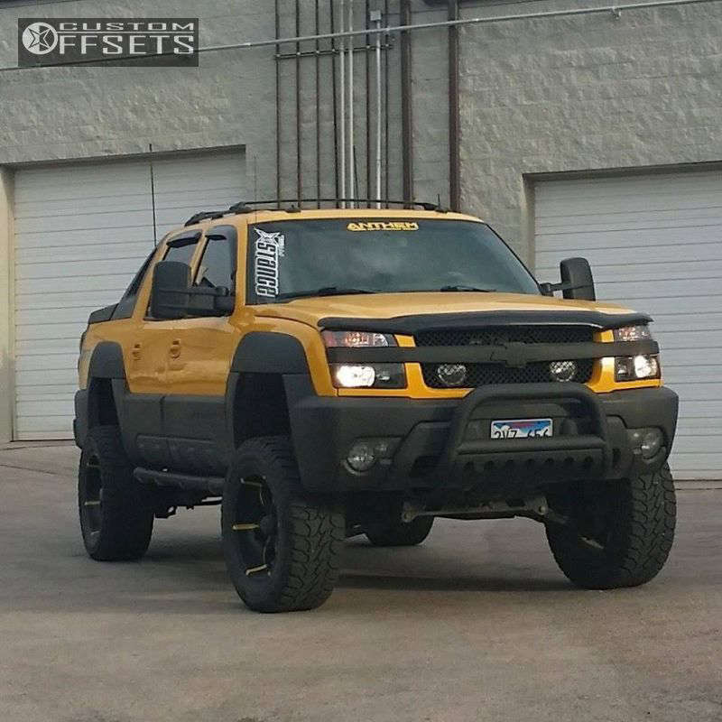 2003 Chevrolet Avalanche with 20x10 -12 Helo Maxx6 and 35/12.5R20 ...