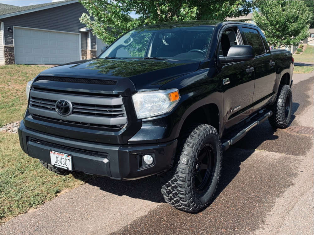 2014 Toyota Tundra with 18x9 -12 Fuel Shok and 35/12.5R18 Falken ...