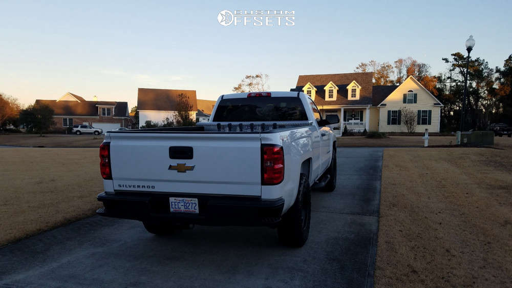 2016 Chevrolet Silverado 1500 with 18x9 18 Method Mr701 and 285/75R18 ...