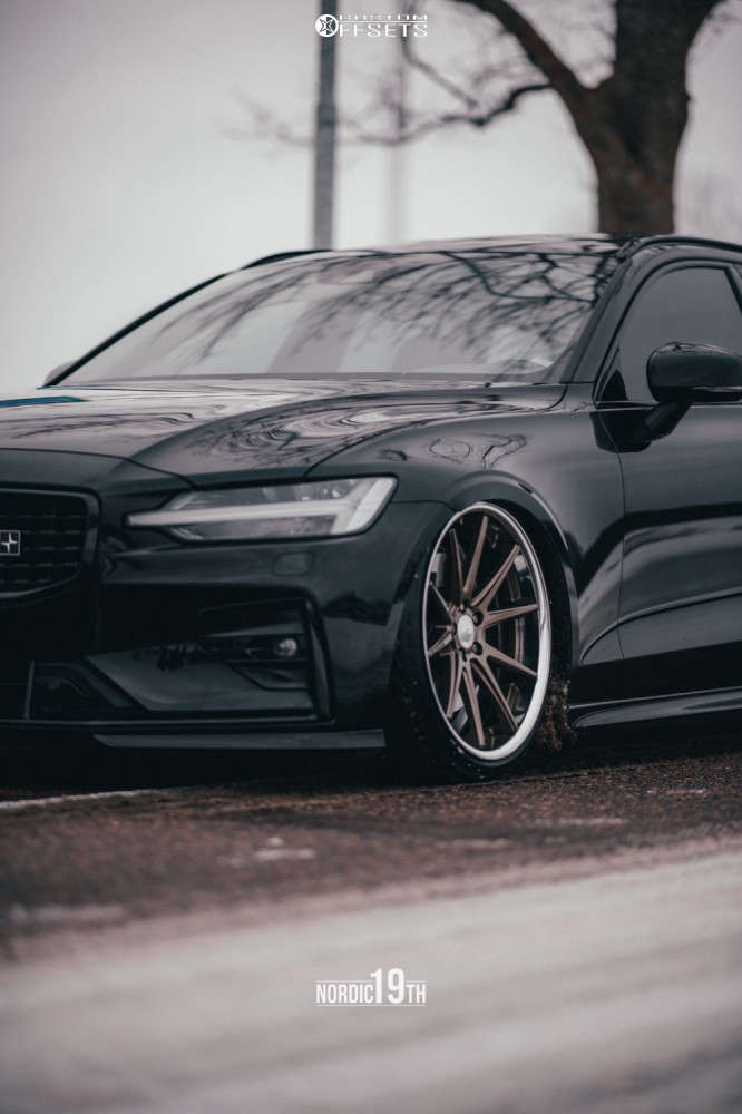 2019 Volvo V60 with 20x9 35 Work Gnosis Cv201 and 225/35R20 Continental ...