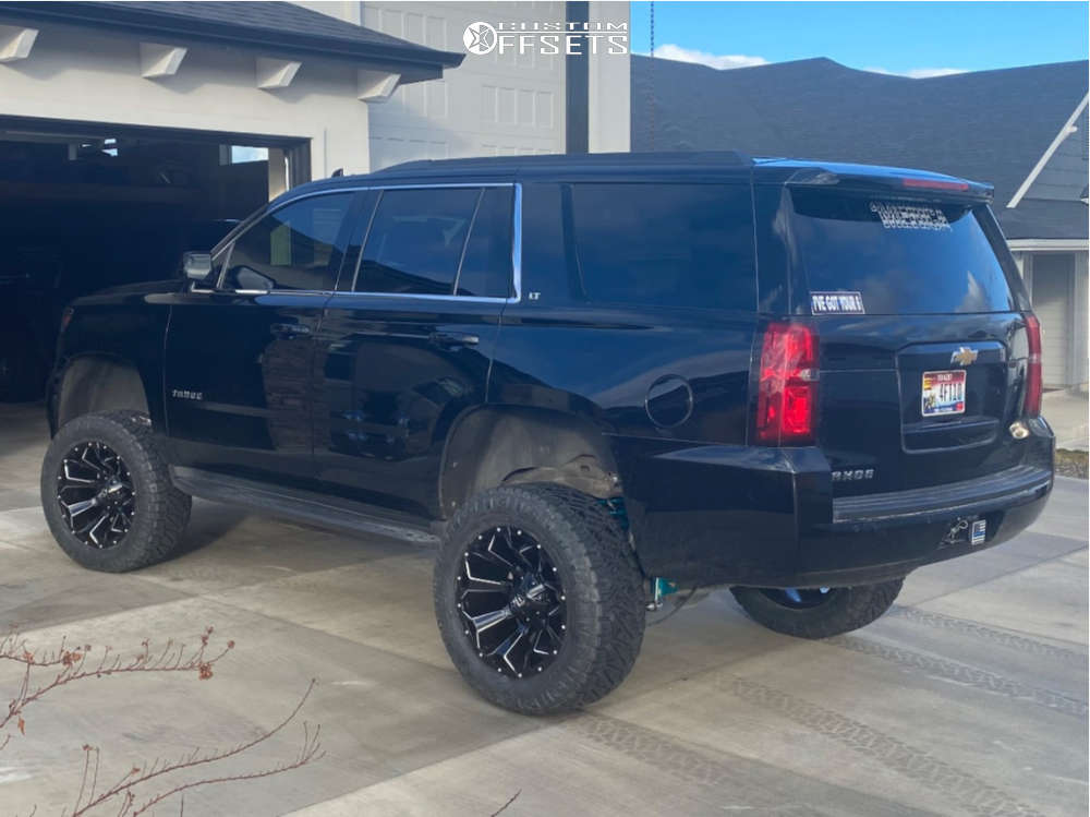 2019 Chevrolet Tahoe with 20x10 -25 Fuel Assault and 285/65R20 Nitto ...