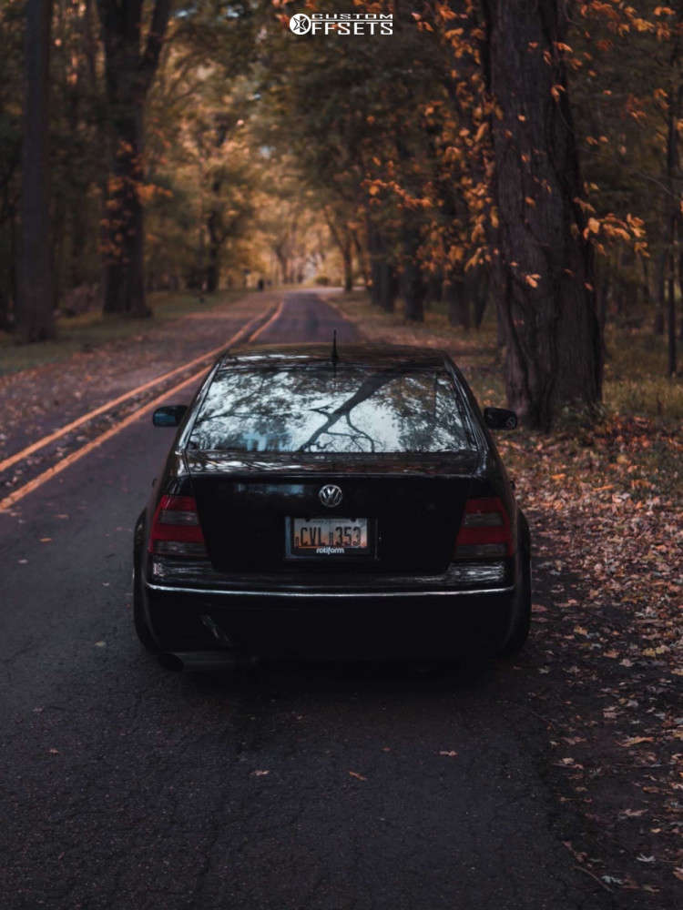 2004 Volkswagen Jetta with 18x8.5 35 3SDM 0.04 and 205/35R18 Achilles ...