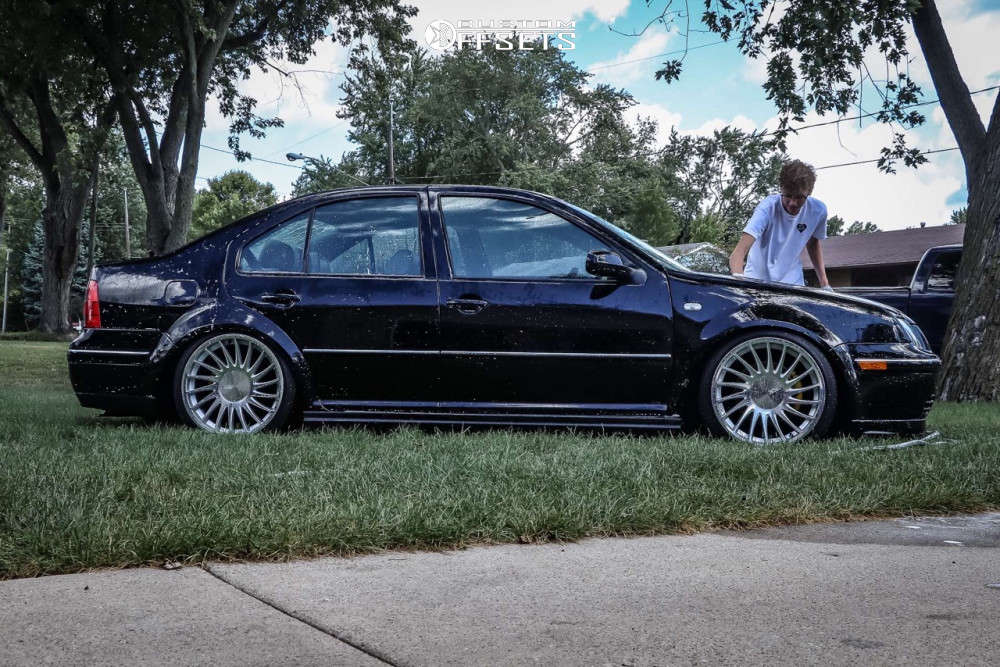 2004 Volkswagen Jetta with 18x8.5 35 3SDM 0.04 and 205/35R18 Achilles ...