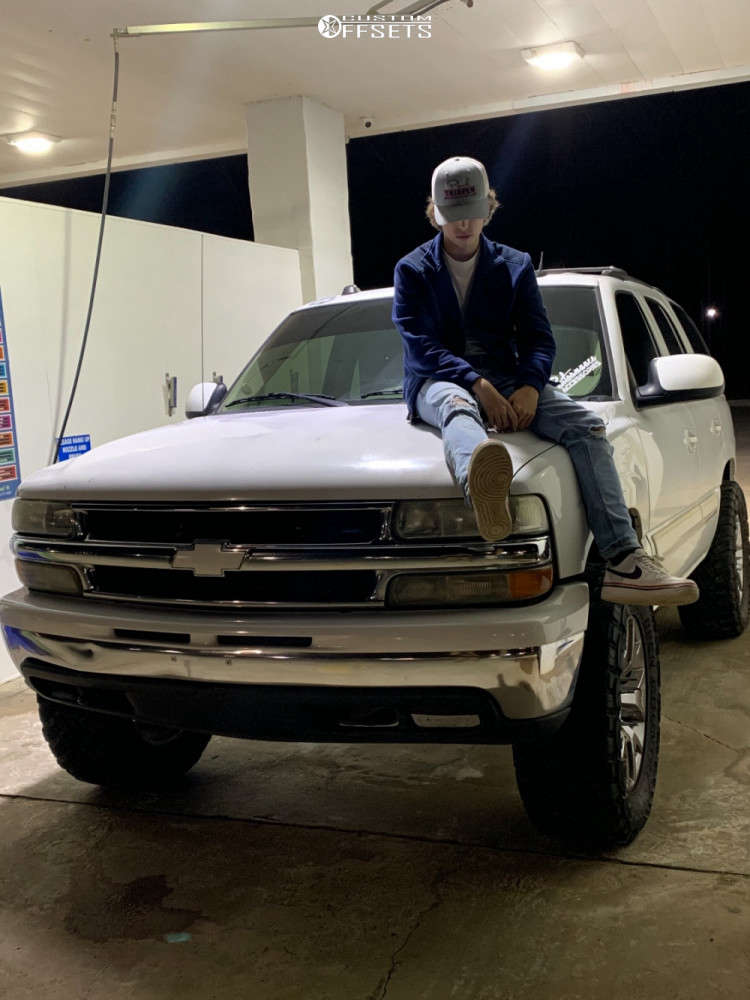 2004 Chevrolet Tahoe with 20x9 0 OE Replicas Flakes and 35/10.5R20 Toyo ...