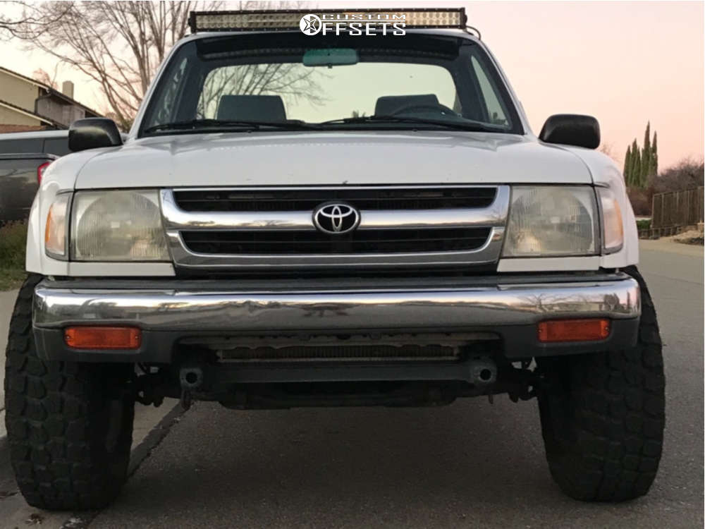 1999 Toyota Tacoma with 15x8 -19 Method Mr105 and 31/11.5R15 Ironman ...