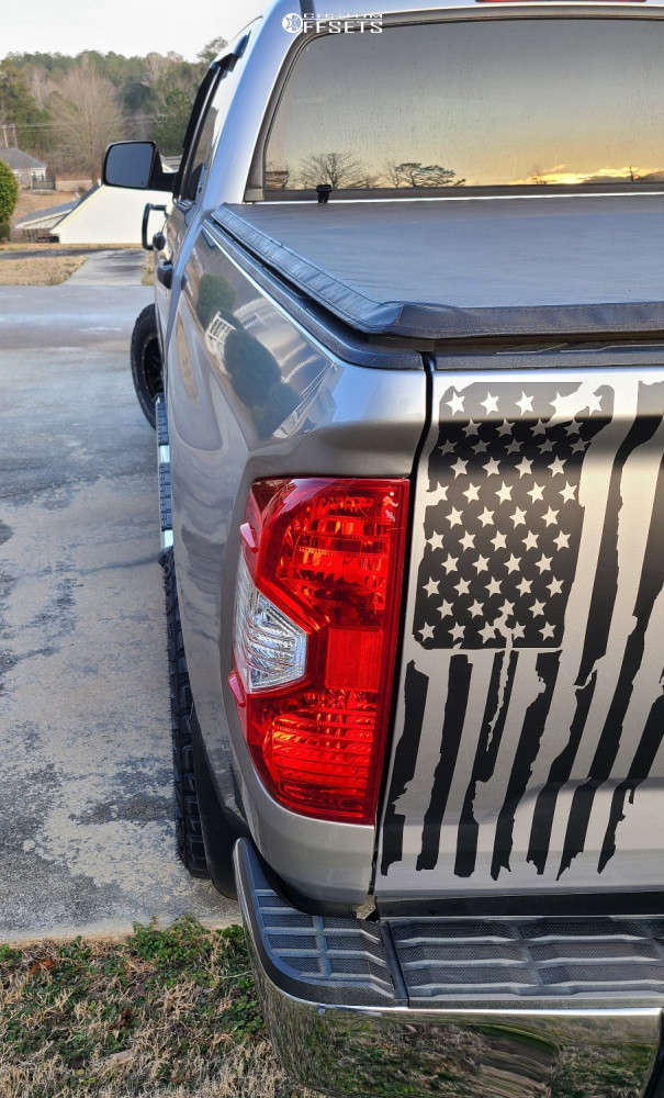 2016 Toyota Tundra with 18x9 25 DX4 7s and 275/65R18 Mastercraft ...