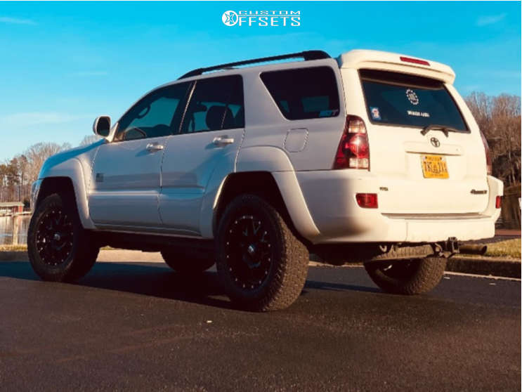 2005 Toyota 4Runner with 17x8.5 0 XD XD820 and 32/10.5R17 Kumho Road ...