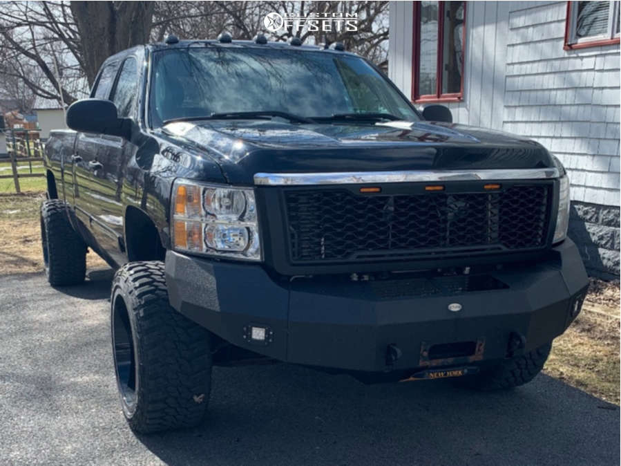 2014 Chevrolet Silverado 2500 HD with 22x12 -44 RBP 75R and 33/12.5R22 ...