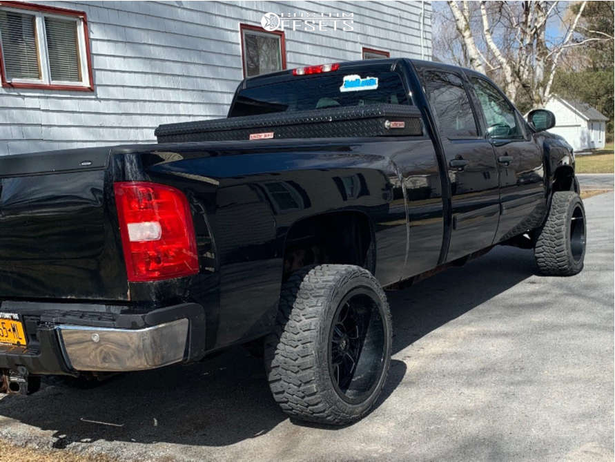 2014 Chevrolet Silverado 2500 HD with 22x12 -44 RBP 75R and 33/12.5R22 ...