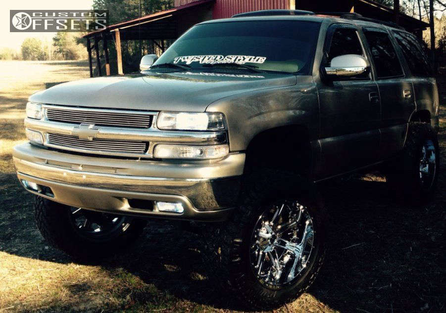2002 Chevrolet Tahoe with 22x12 -44 Fuel Nutz and 37/13.5R22 Nitto ...