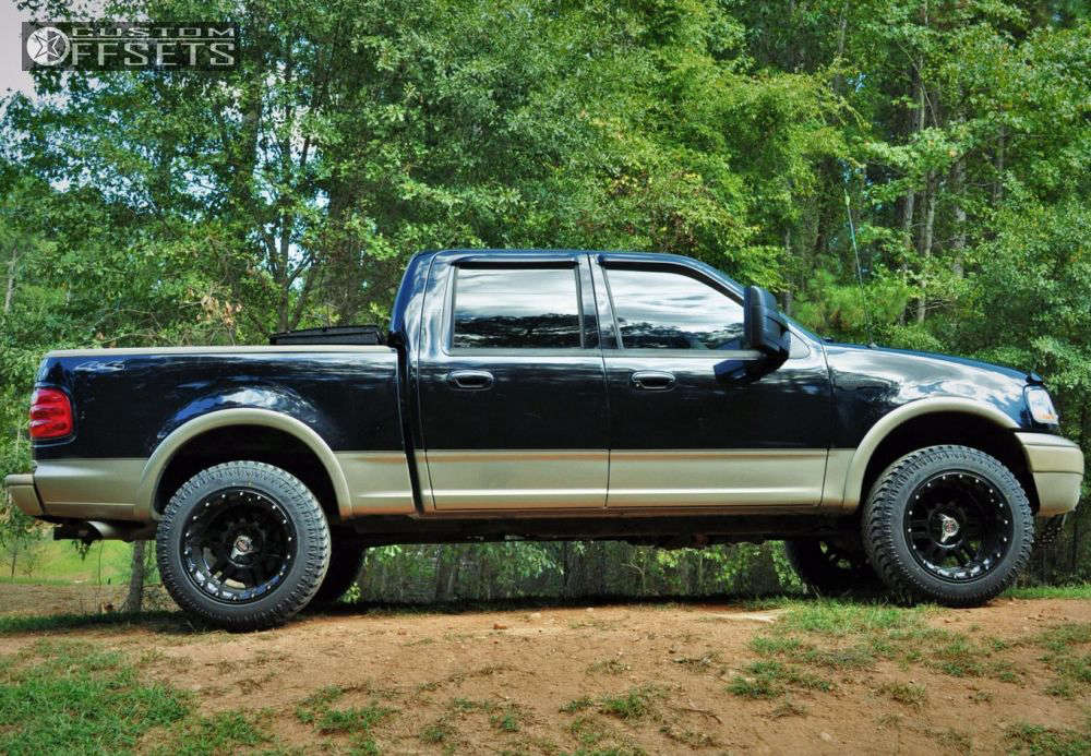 2003 Ford F-150 with 20x12 -44 Centerline Lt1 and 33/12.5R20 Atturo ...