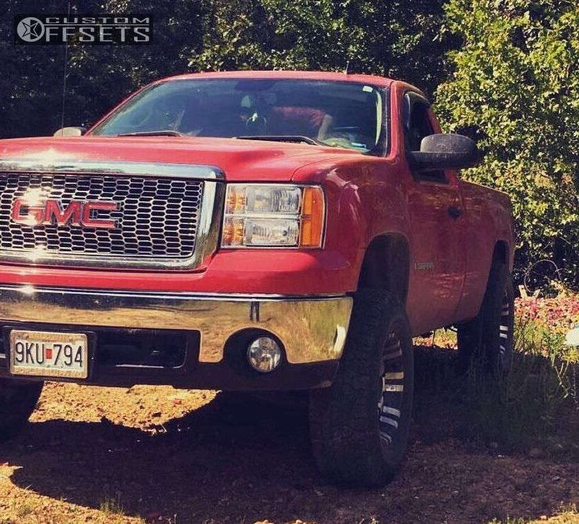 2007 GMC Sierra 1500 with 17x8 0 Pro Comp Series 01 and 275/65R17 ...