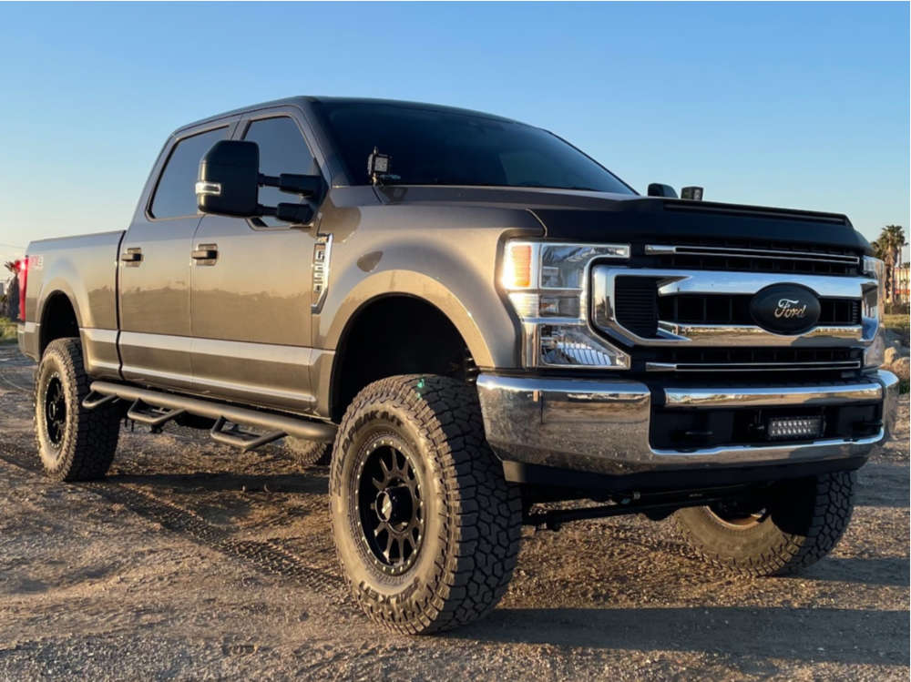 2020 Ford F-250 Super Duty with 18x9 18 Method Nv and 37/12.5R18 Falken ...