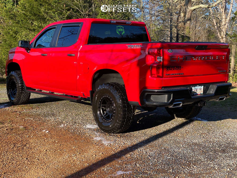 2020 Chevrolet Silverado 1500 with 17x9 -12 Method MR312 and 35/12.5R17 ...