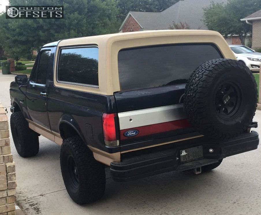 1989 Ford Bronco with 15x8 -22 Mickey Thompson Classic Iii and 33/12 ...