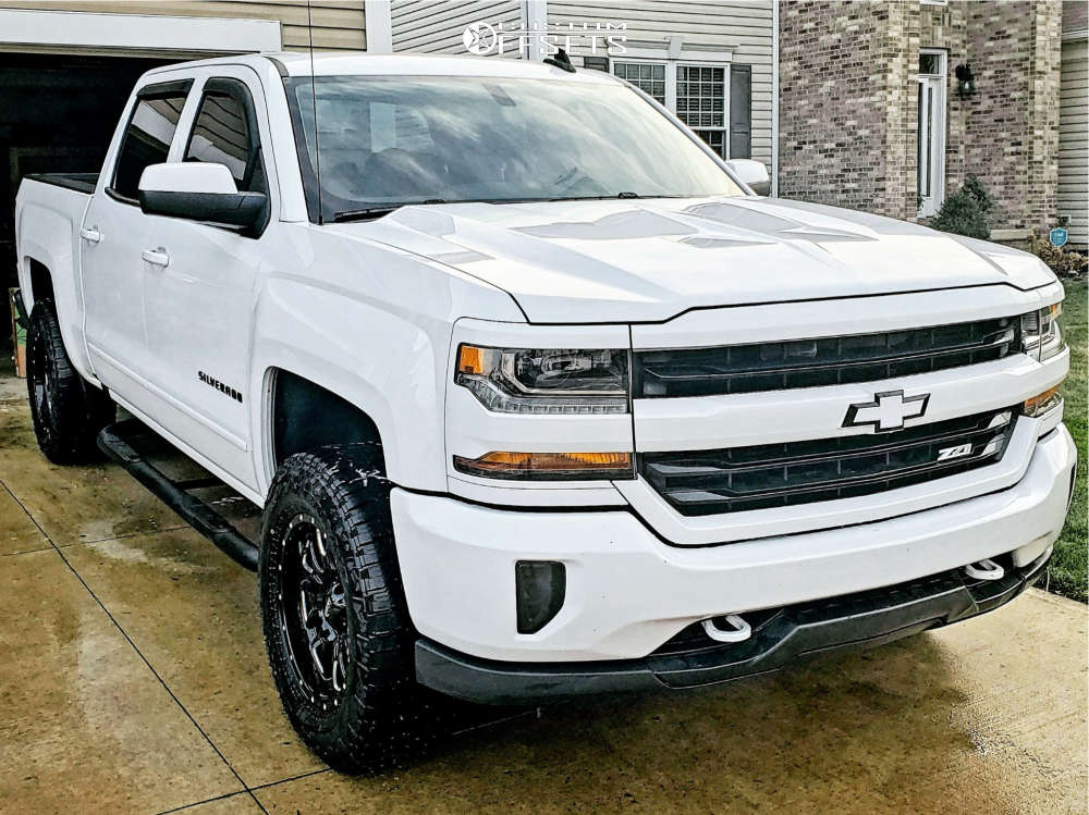 2017 Chevrolet Silverado 1500 with 18x9 -12 Ultra Hunter and 285/65R18 ...