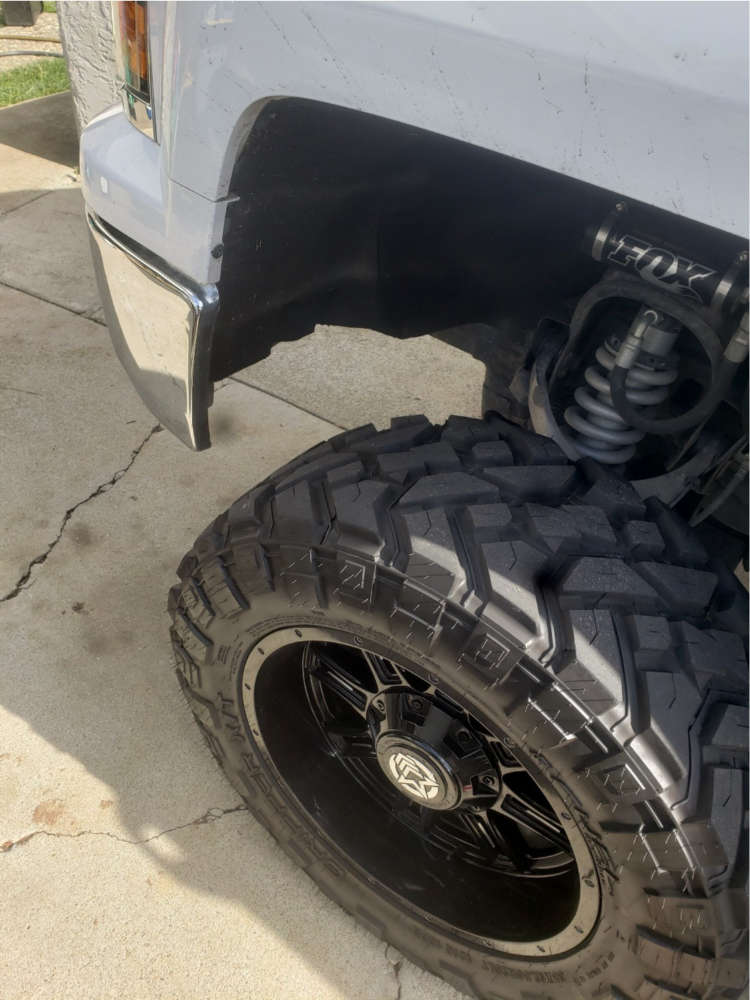 2015 Chevrolet Silverado 1500 with 20x10 -24 Anthem Off-Road Instigator ...