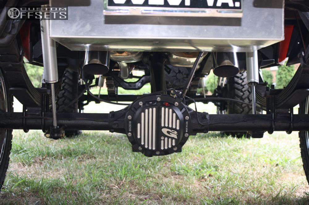 1986 Chevrolet K10 with 20x12 -44 Fuel Maverick D536 and 35/12.5R20 ...