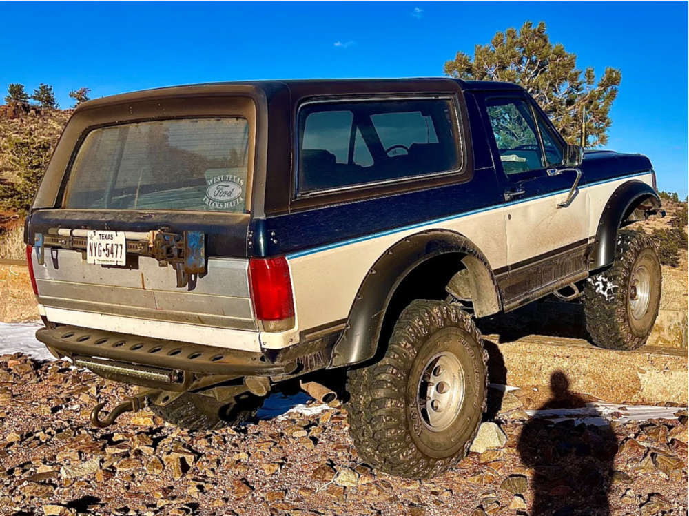1990 Ford Bronco with 16x8 -25 Pro Comp Series 69 and 44/13.5R16 Super ...
