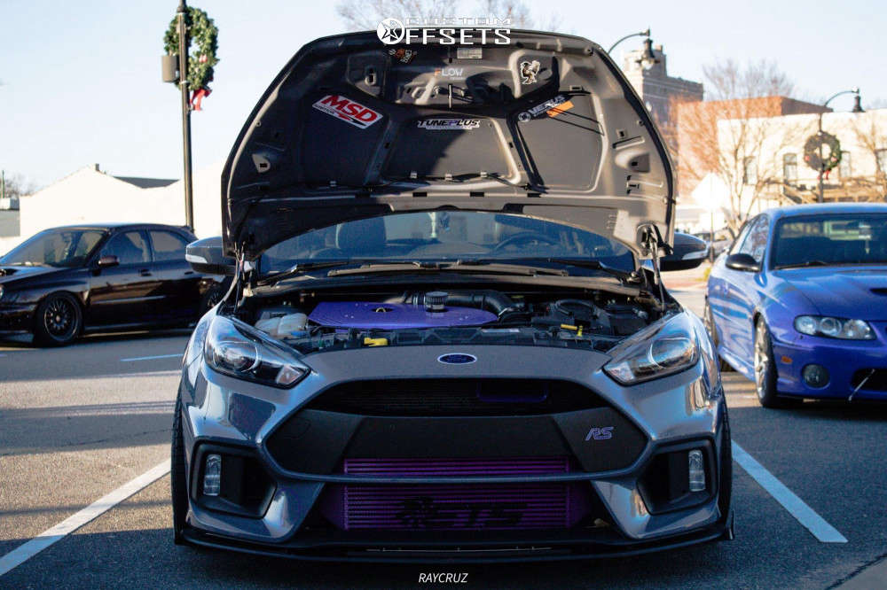 2017 Ford Focus with 18x9.5 38 Work Emotion Cr Kiwami and 255/40R18 ...