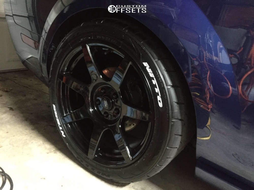 2007 Ford Mustang with 19x10 35 SVE R350 and 285/35R19 Nitto NT555 G2 ...