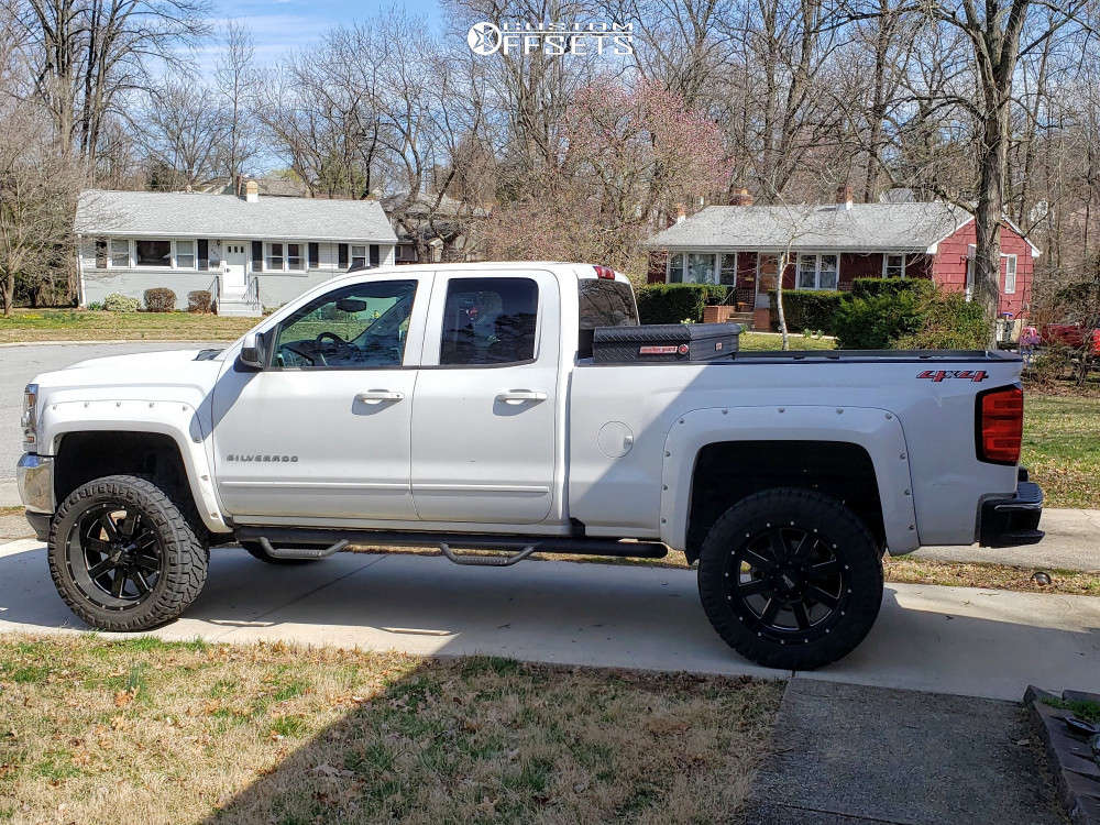 2018 Chevrolet Silverado 1500 with 22x10 -18 Moto Metal Mo962 and 35/12 ...