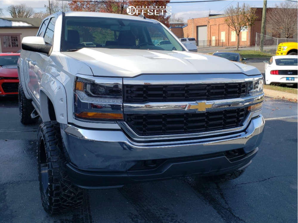 2018 Chevrolet Silverado 1500 with 22x10 -18 Moto Metal Mo962 and 35/12 ...