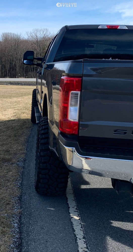 2019 Ford F-250 Super Duty with 20x10 -18 Moto Metal MO993 and 35/12 ...
