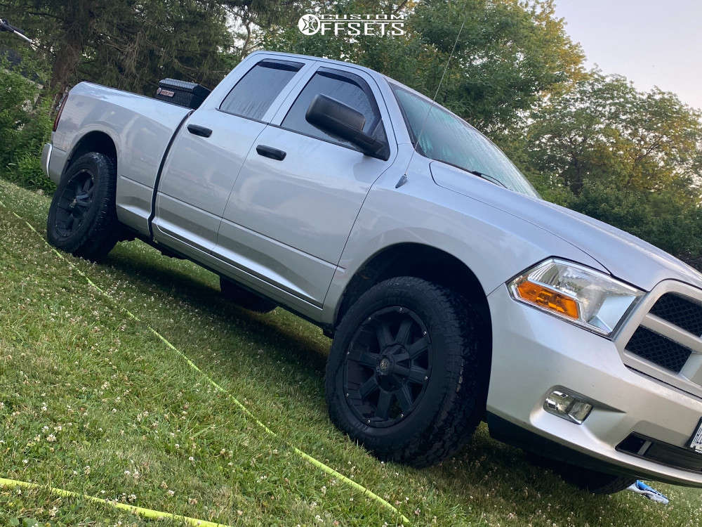 2014 Ram 1500 with 20x12 -44 Moto Metal Mo962 and 33/12.5R20 Pathfinder ...