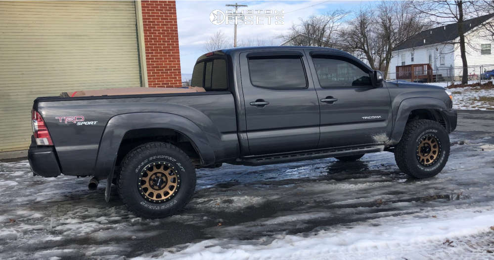 2013 Toyota Tacoma with 16x8 Method Mr305 and 33/12.5R16 Toyo Tires ...