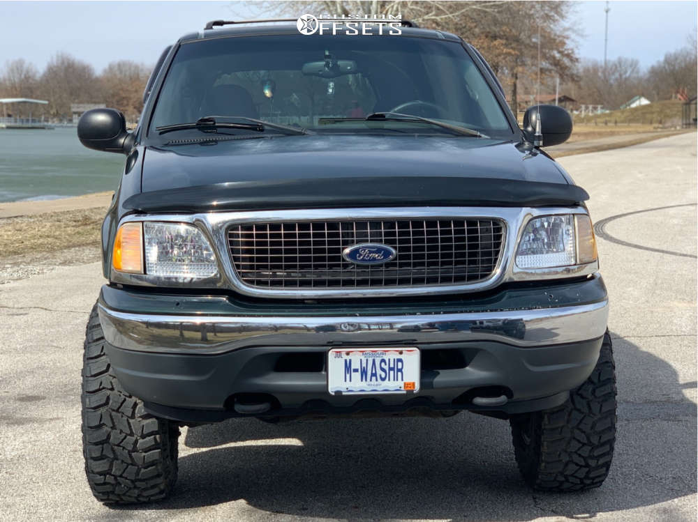 2001 Ford Expedition with 16x10 -38 Alloy Ion 171 and 305/70R16 Cooper ...