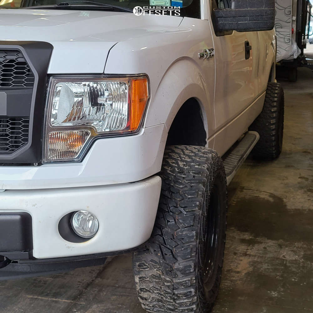 2014 Ford F-150 with 17x9 -12 Vision Soft 8 and 33/12.5R17 Kanati Mud ...