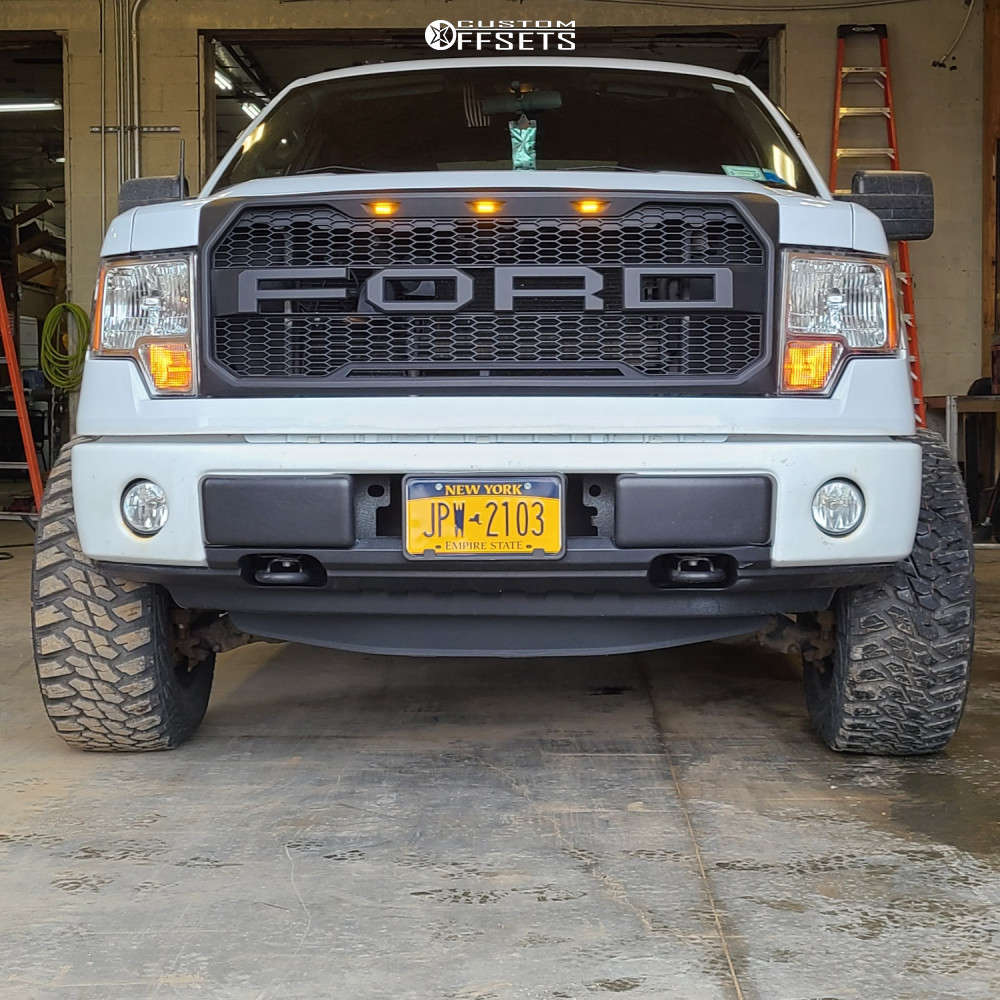 2014 Ford F-150 with 17x9 -12 Vision Soft 8 and 33/12.5R17 Kanati Mud ...