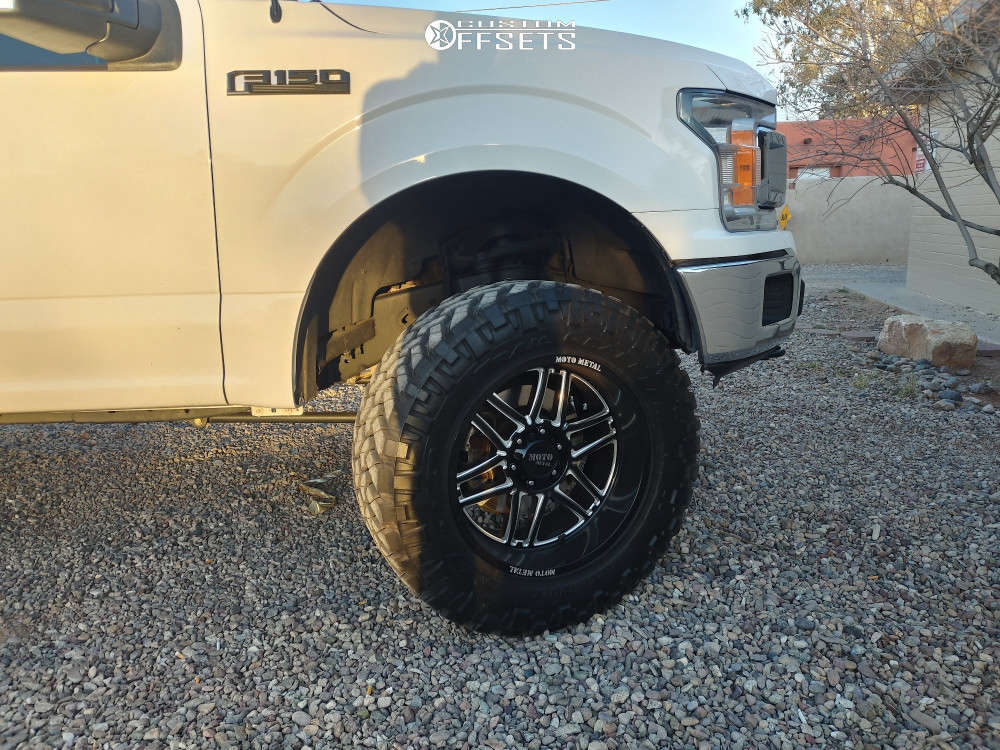 2018 Ford F-150 with 20x10 -18 Moto Metal Mo992 and 35/12.5R20 Nitto ...