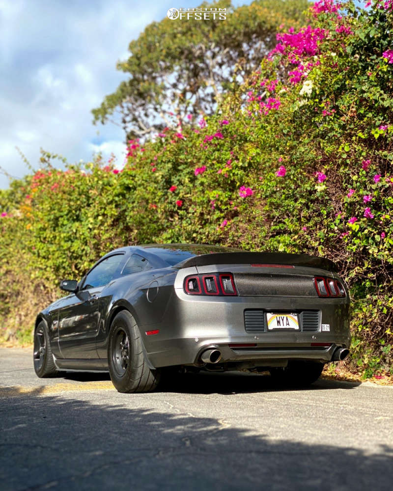 2014 Ford Mustang Wheel Offset Tucked Lowering Springs | 1521330 ...