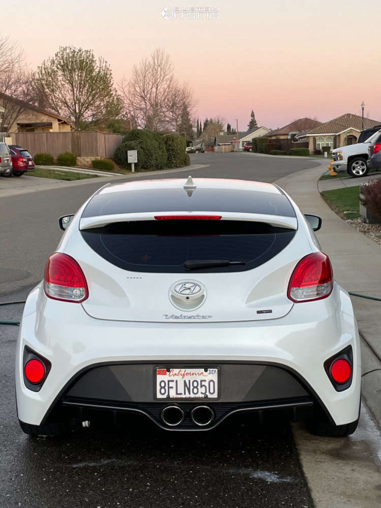 2016 Hyundai Veloster with 18x8.5 45 Konig Ampliform and 225/40R18 ...