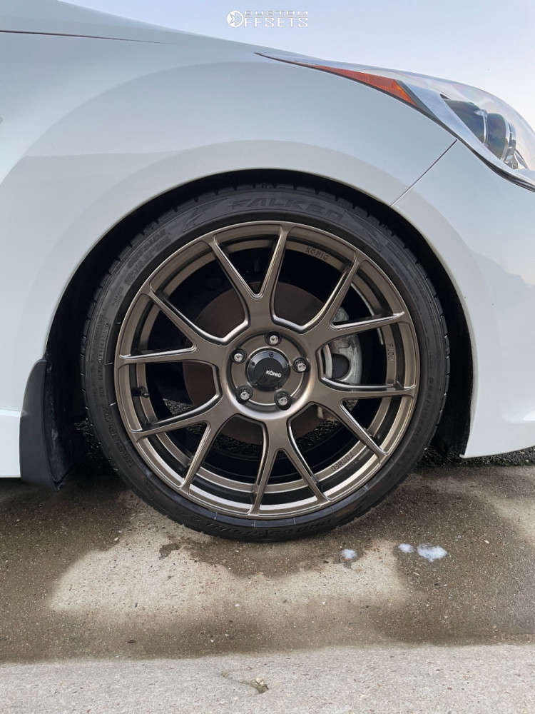 2016 Hyundai Veloster with 18x8.5 45 Konig Ampliform and 225/40R18 ...