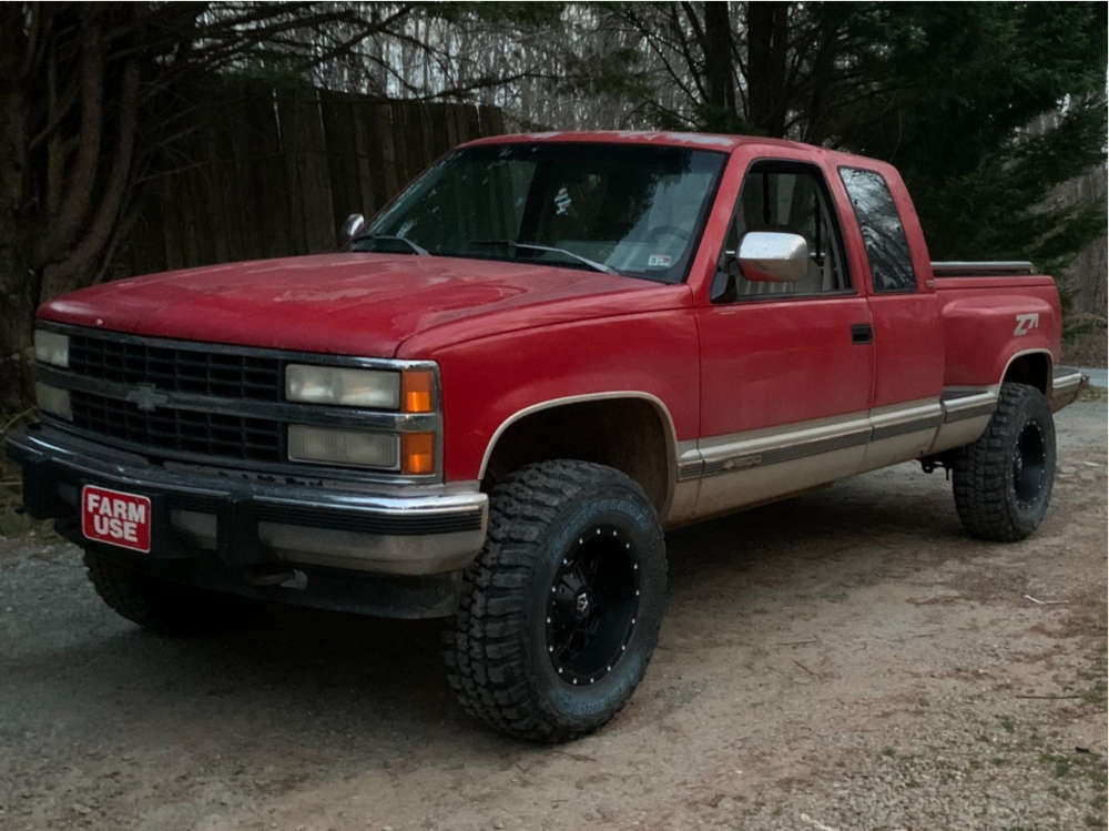 1993 Chevrolet K1500 with 17x9 -12 TIS 549B and 33/11.5R17 Federal ...