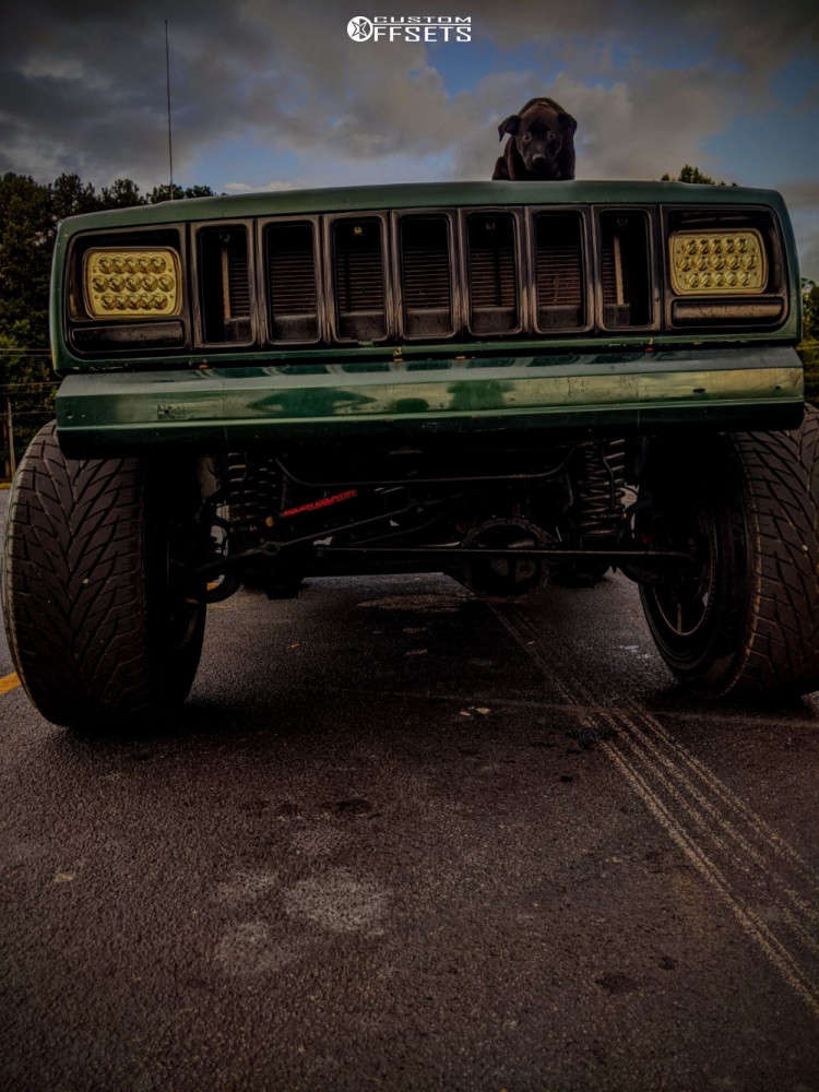 2000 Jeep Cherokee with 20x12 -44 Anthem Off-Road Equalizer and 33/12 ...