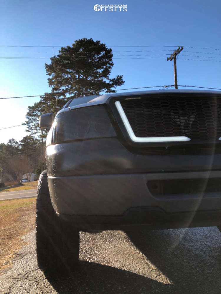 2006 Ford F-150 with 20x10 -18 Moto Metal Mo802 and 33/12.5R20 Toyo ...