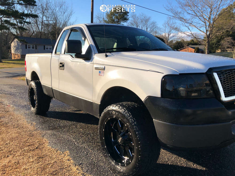 2006 Ford F-150 with 20x10 -18 Moto Metal Mo802 and 33/12.5R20 Toyo ...