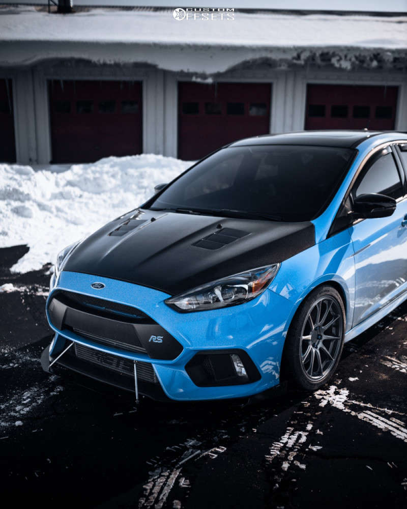 2018 Ford Focus with 18x9 38 Titan7 TR-10 and 255/35R18 Michelin Pilot ...